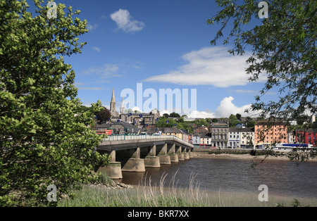 Ireland, Co Wexford, New Ross, Kennedy Family Memorial on Quay, statue ...