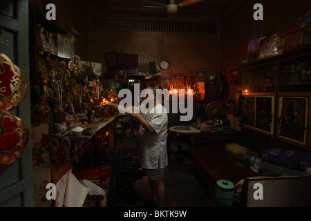 Street life in Bangkok's chaotic and busy Chinatown district. Thailand ...