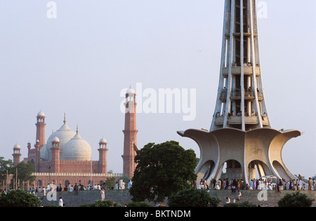 Minar-e-Pakistan - Tower of Pakistan monument Stock Photo - Alamy