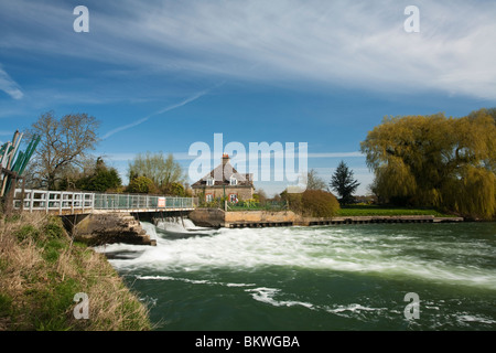 Rushey Weir at Rushey Lock on the River Thames (Isis), south of Stock ...