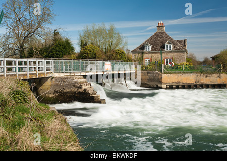 Rushey Weir at Rushey Lock on the River Thames (Isis), south of Bampton ...