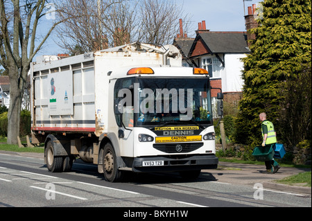 Waste collection lorry working in Nottingham, England Stock Photo ...