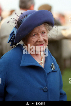 QUEEN MOTHER ROYAL FAMILY 07 January 1997 Stock Photo - Alamy