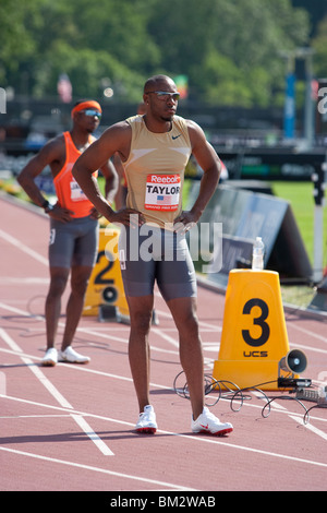 Angelo Taylor (USA) at the start of the 400 meter hurdles at the 2009 ...