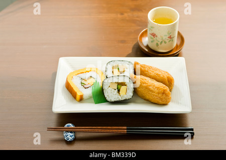 Sushi and green tea Stock Photo - Alamy