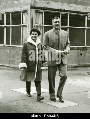 GRANGER,SIMMONS, FOOTSTEPS IN THE FOG, 1955 Stock Photo - Alamy