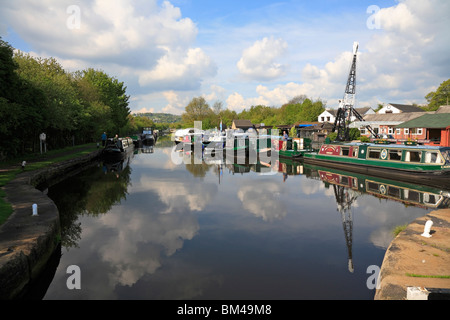 Calder & Hebble Navigation at Shepley Bridge Lock & Marina, Mirfield ...