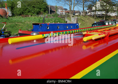 Traditional English narrow boat art. Braunston Marina, Northamptonshire ...