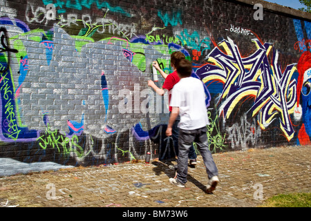 DPM [Hall of fame] Legal graffiti wall around mains road, Dundee ...