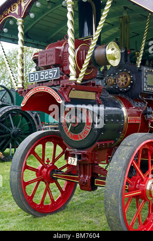 Burrell Showman's road locomotive designed for traveling fairgrounds to ...