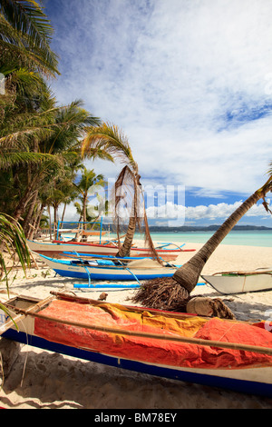 Paradise tropical Beach with boats in Brazil, Carneiros Beach ...