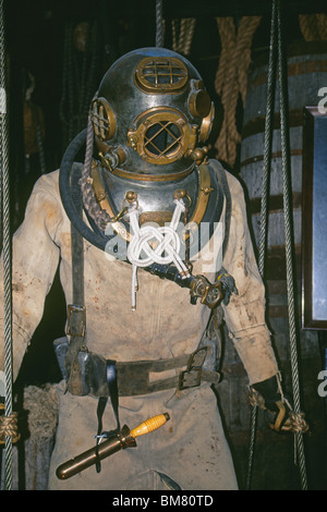 US Navy hardhat diving suit and helmet, circa 1941 Stock Photo - Alamy