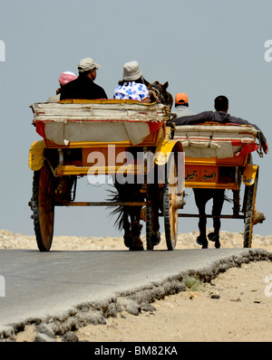 Carriages, Cheops Pyramid, Giza, Cairo, Egypt Stock Photo - Alamy