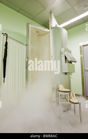 cryotherapy capsule in cosmetological clinic Stock Photo - Alamy