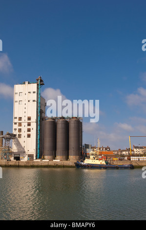 Silo's used for grain storage at the docks in Lowestoft , Suffolk ...