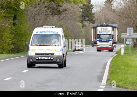 Wide Abnormal Load Escort vehicle; UK Vehicular traffic, transport ...
