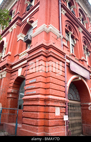Red color writer's building ; Bengal architecture ; Calcutta now ...