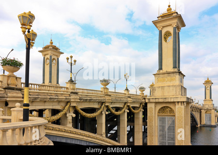 The Seri Gemilang Bridge in Putrajaya, Malaysia Stock Photo - Alamy