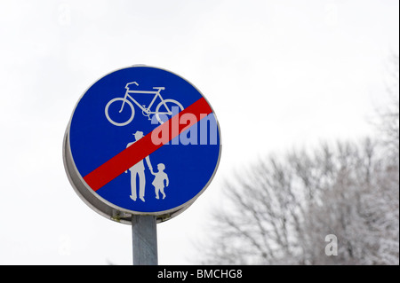 Close up of Austrian traffic sign bus stop, or Autobus haltestelle ...