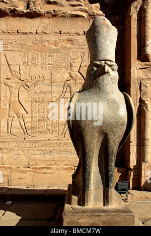 Temple of Horus. God Horus with double crown. Main entrance. First ...