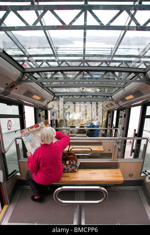 Floibanen - the funicular railway up Mount Floyen (Floien) Bergen ...