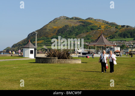 The seafront at Bray looking toward Bray Head Seaside town south of ...