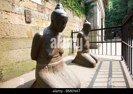 Statue of Lady Wang and Qin Hui, Hangzhou City, Zhejiang Province ...