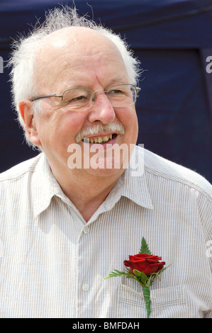 TV WEATHER PRESENTER MICHAEL FISH. * 17/4/02: BBC weatherman Michael ...