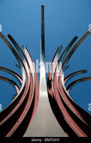 Steel sculpture The Railway Tree by Malcolm Robertson celebrates ...