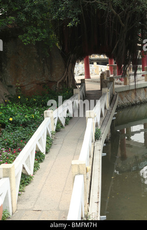 Shu Zhuang Garden with traditional Chinese architecture in Gulangyu ...