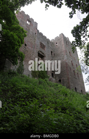 Ludlow Castle a medieval ruined castle home to major festivals ...