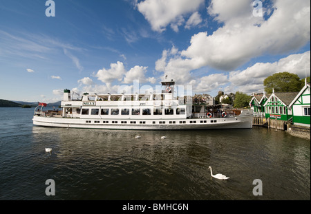 The Teal steamer boat docking at Bowness, Lake Windermere on a lovely ...