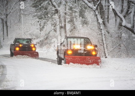 Sanitation Department truck plows snow on Brooklyn Bridge roadway ...