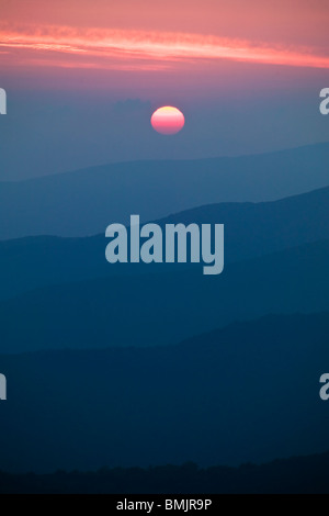 Sunrise skies over Blue Ridge Mountains on the Blue Ridge Parkway ...