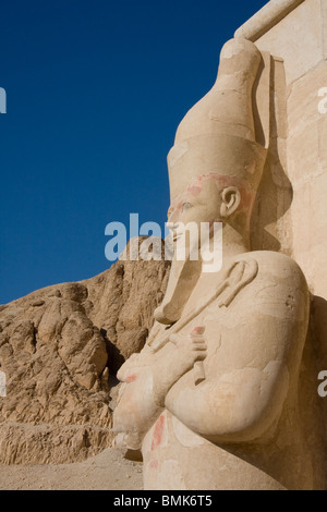 Osiride statue in the Punt Colonnade of the Hatshepsut Temple in Thebes ...