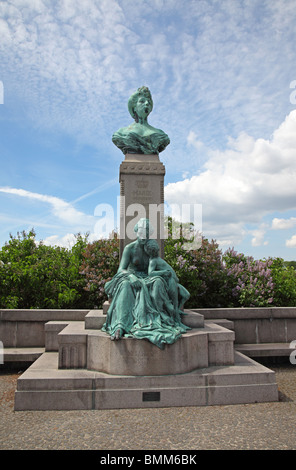 Bronze bust of Princess Marie by sculptor Carl Martin-Hansen in 1912 at ...