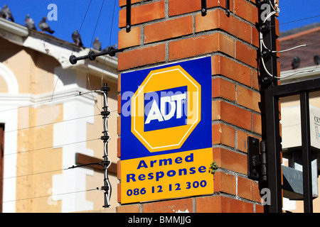 Armed response sign on house in CapeTown, South Africa Stock Photo - Alamy