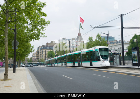 Paris, Tramway T2, Porte de Versailles Stock Photo - Alamy