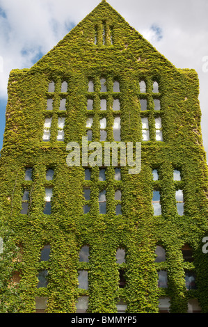The Old Quadrangle Building of the University of Manchester, England ...