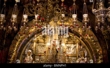 Golgotha altar at Holy Sepulchre, Jerusalem and pilgrims Stock Photo ...