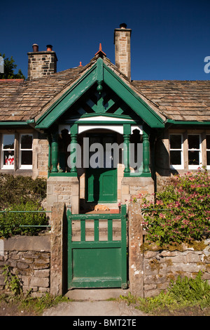 Grindsbrook Booth Near Edale The Pennine Way Footpath Towards "Kinder ...