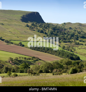 Train, Vale of Edale, Peak District, Derbyshire, UK Stock Photo - Alamy