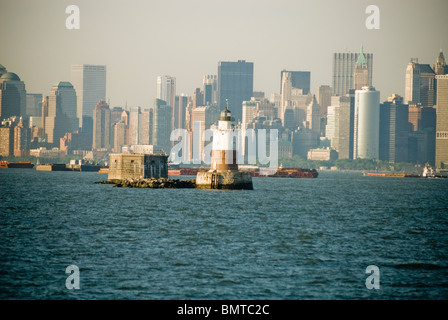 Robbins Reef Lighthouse in New York Harbor at sunset Stock Photo - Alamy
