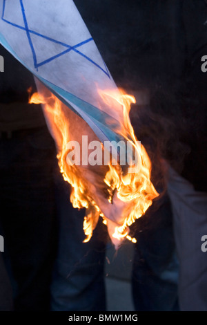Flag burning - England Stock Photo - Alamy