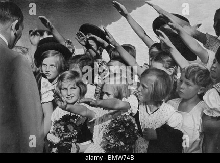 Adolf Hitler with children Stock Photo - Alamy