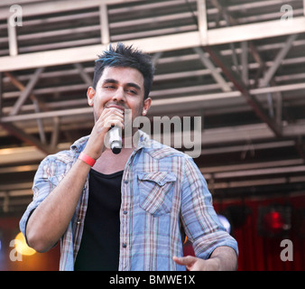 Popular new British Bhangra singer, Jaz Dhami, at the Glasgow Mela 2010 ...