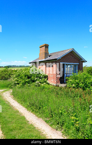 Disused Kiplingcotes Signal Box on the Hudson Way, Kiplingcotes, East ...