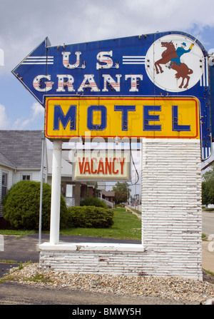 Vintage Neon Route 66 Motel Sign, Kingman, AZ, USA Stock Photo - Alamy