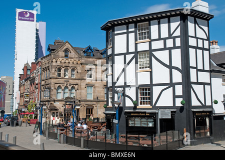 historic old pubs in shambles square, manchester, england, uk Stock ...
