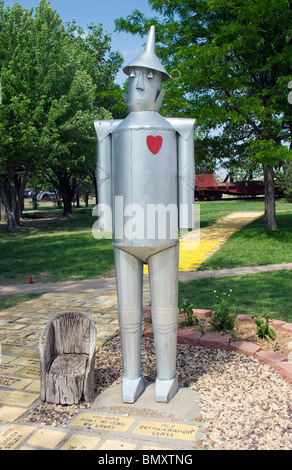 Statue of the Tin Man from the Wizard of Oz in Oz Park in Chicago, IL ...